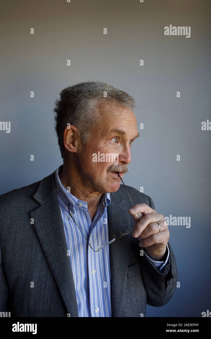 David quammen hi-res stock photography and images - Alamy