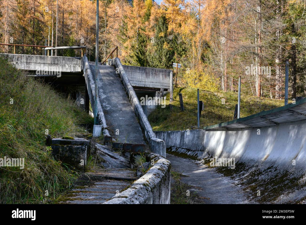 Cortina d’Ampezzo, Bobbahn, Start, Anlauf, Rampe, Steil, Geländer ...