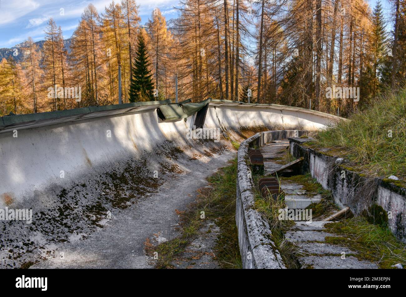 Cortina d’Ampezzo, Bobbahn, Start, Anlauf, Rampe, Steil, Geländer ...