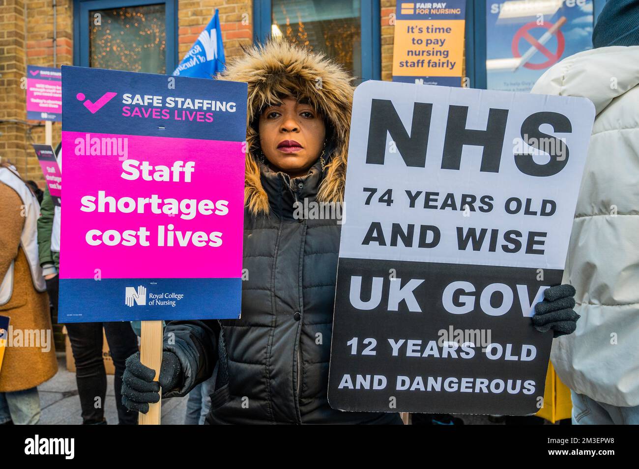 London, UK. 15th Dec, 2022. A picket line of Nurses outside Guys ...