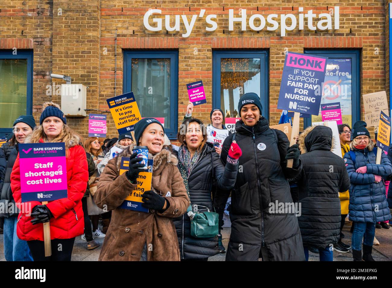 London, UK. 15th Dec, 2022. A picket line of Nurses outside Guys ...
