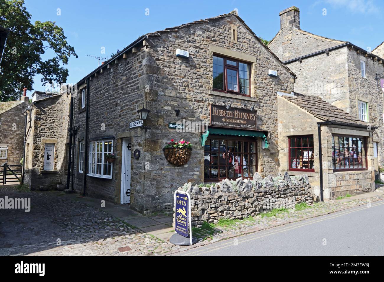 Ladiesware hi-res stock photography and images - Alamy