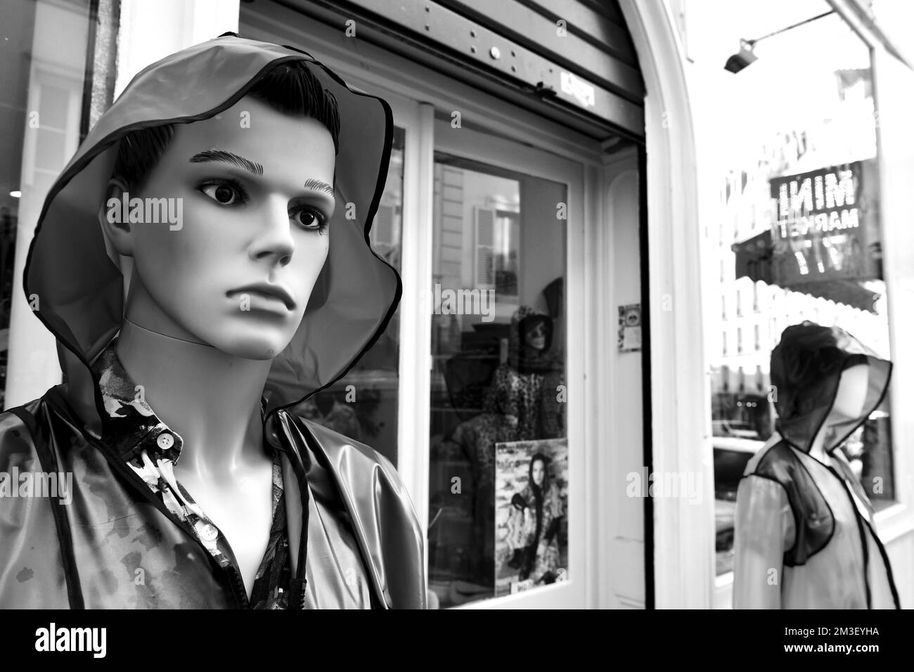 Mannequin paris Black and White Stock Photos & Images - Alamy