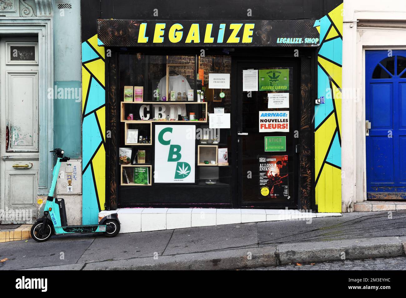 CBD Shop in Montmartre - Paris - France Stock Photo - Alamy