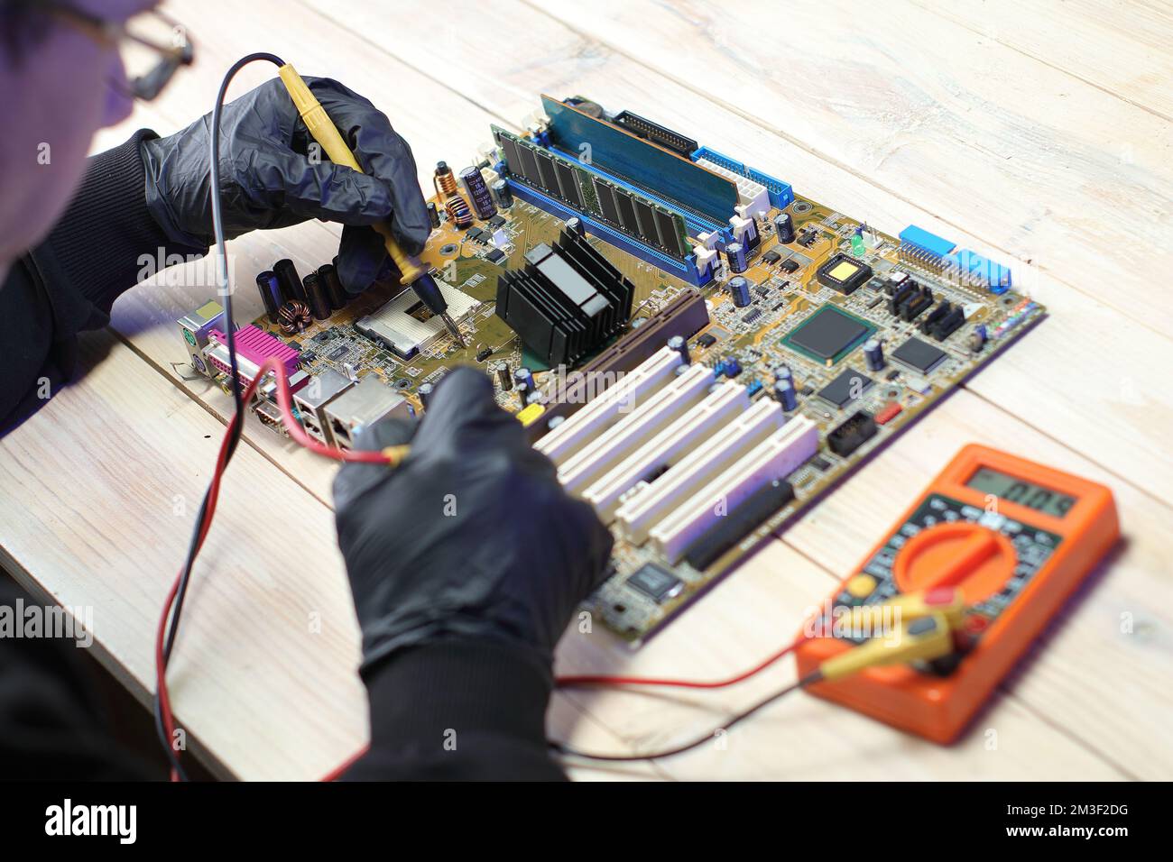 replacement of the chipset cooling system from the computer motherboard ...