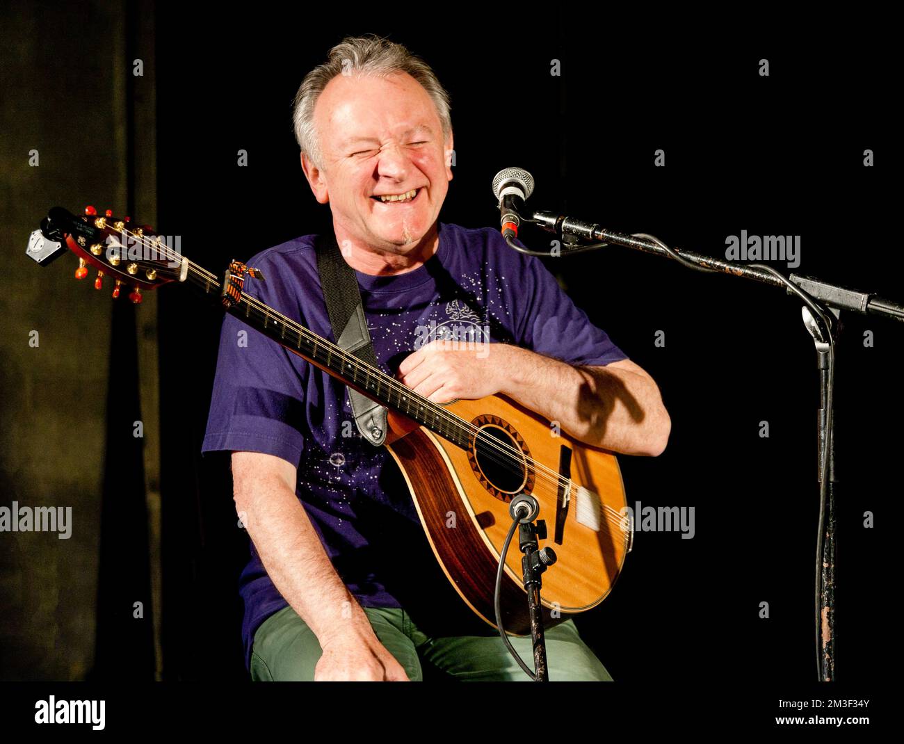 Donal lunny hi-res stock photography and images - Alamy