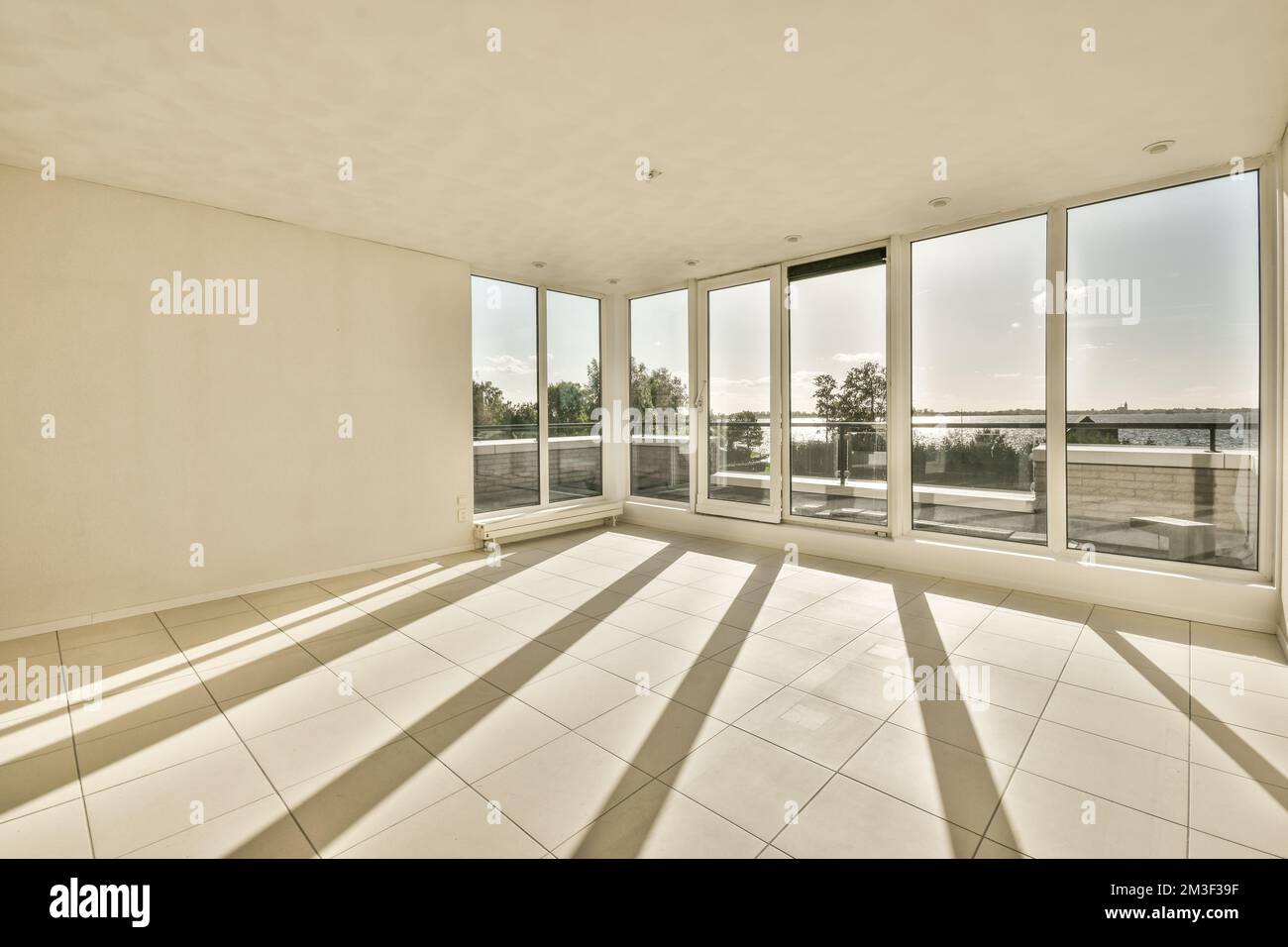 Windows and floor tiles hi-res stock photography and images - Alamy