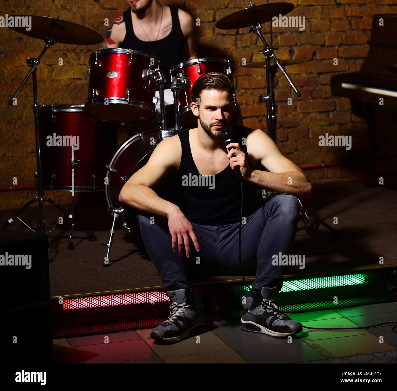 Guy sings in studio hi-res stock photography and images - Alamy