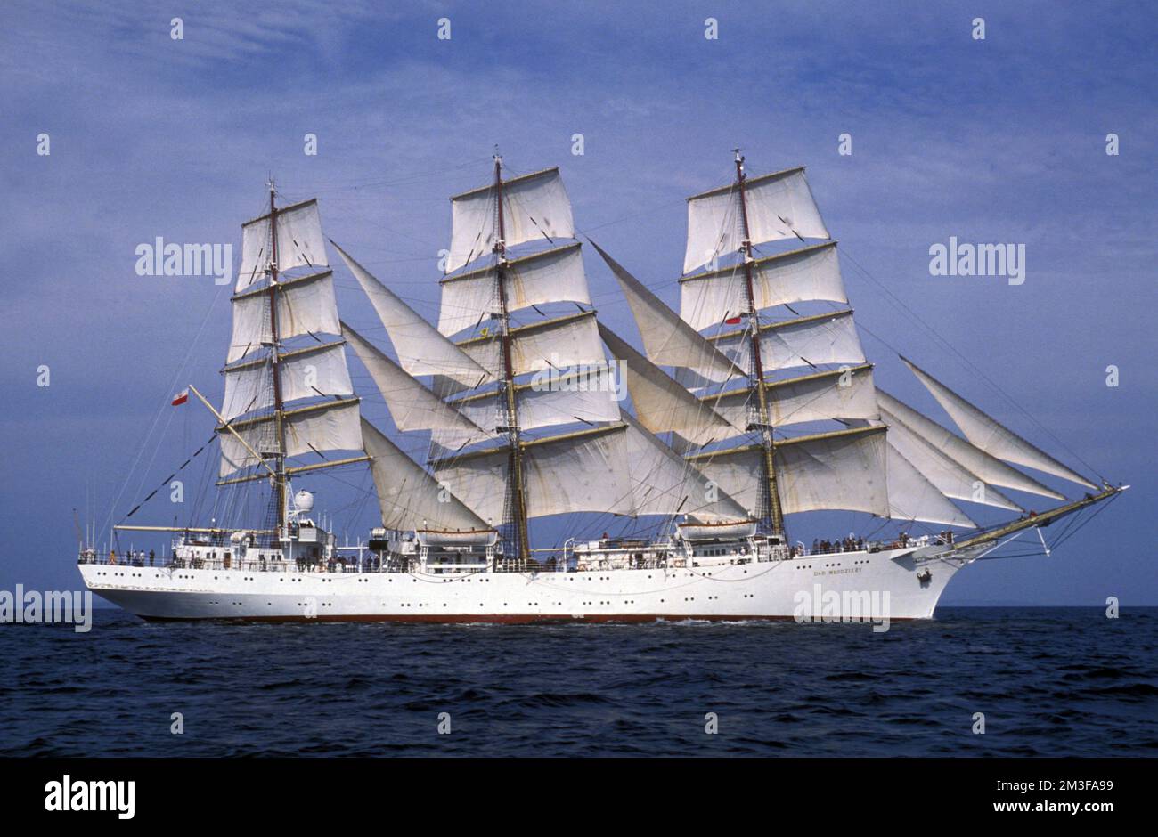 Polish tall ship Dar Mlodziezy, Plymouth race start, 1994 Stock Photo ...