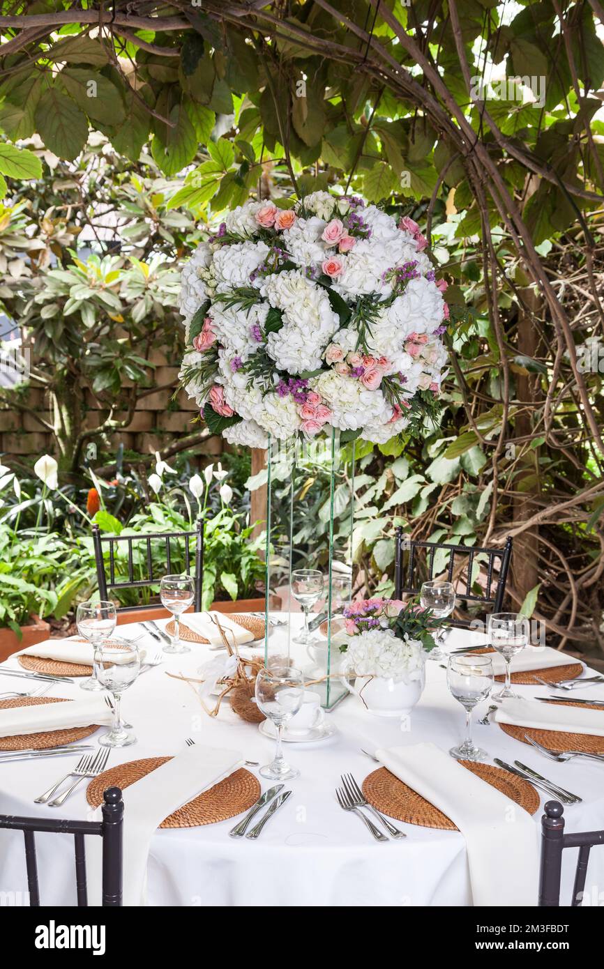 Centerpieces, Decorated Table For Party Reception Stock Photo - Alamy