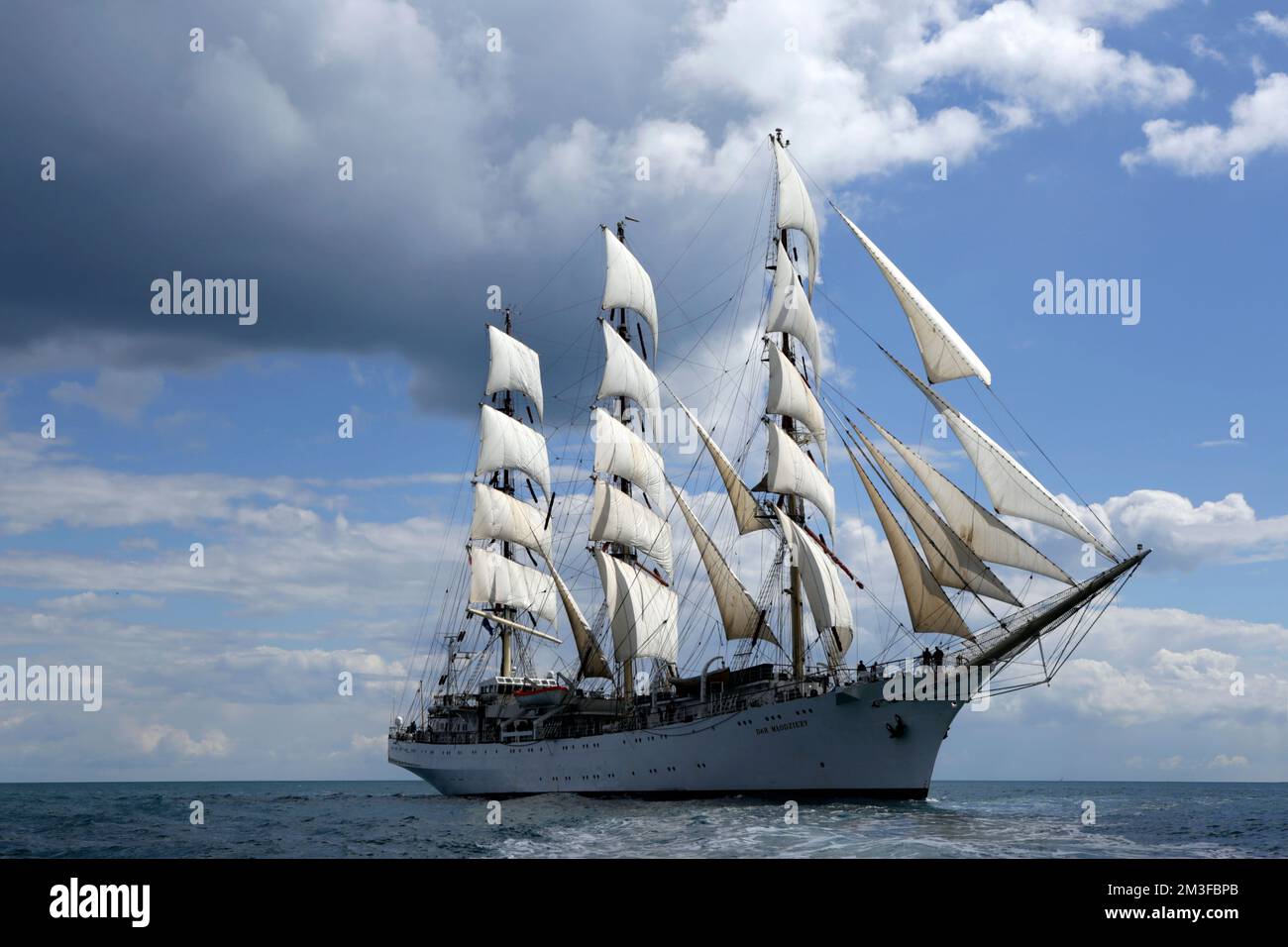 Polish tall ship dar mlodziezy hi-res stock photography and images - Alamy