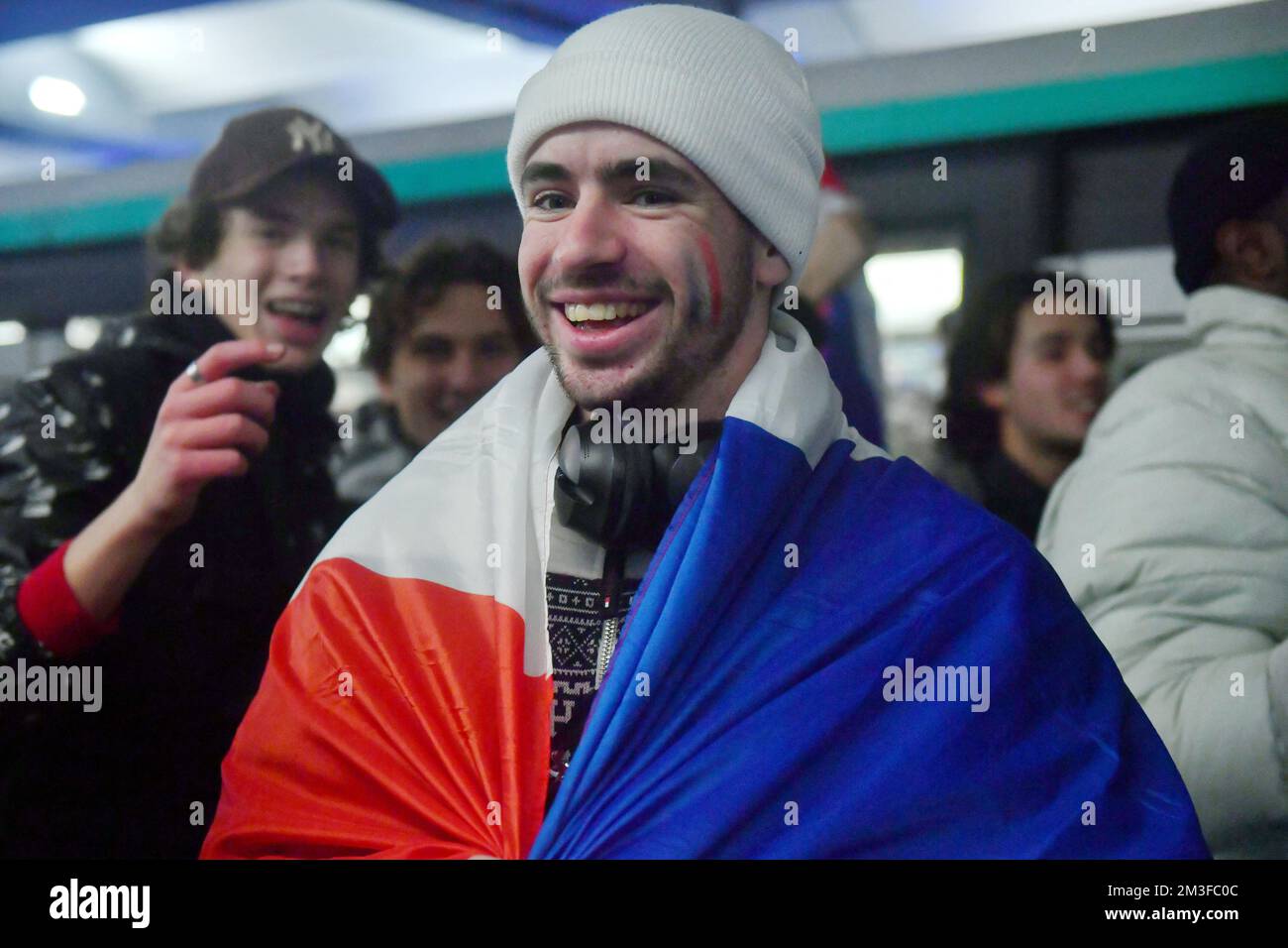 Football fans celebrate France's victory in the Qatar 2022 World Cup ...