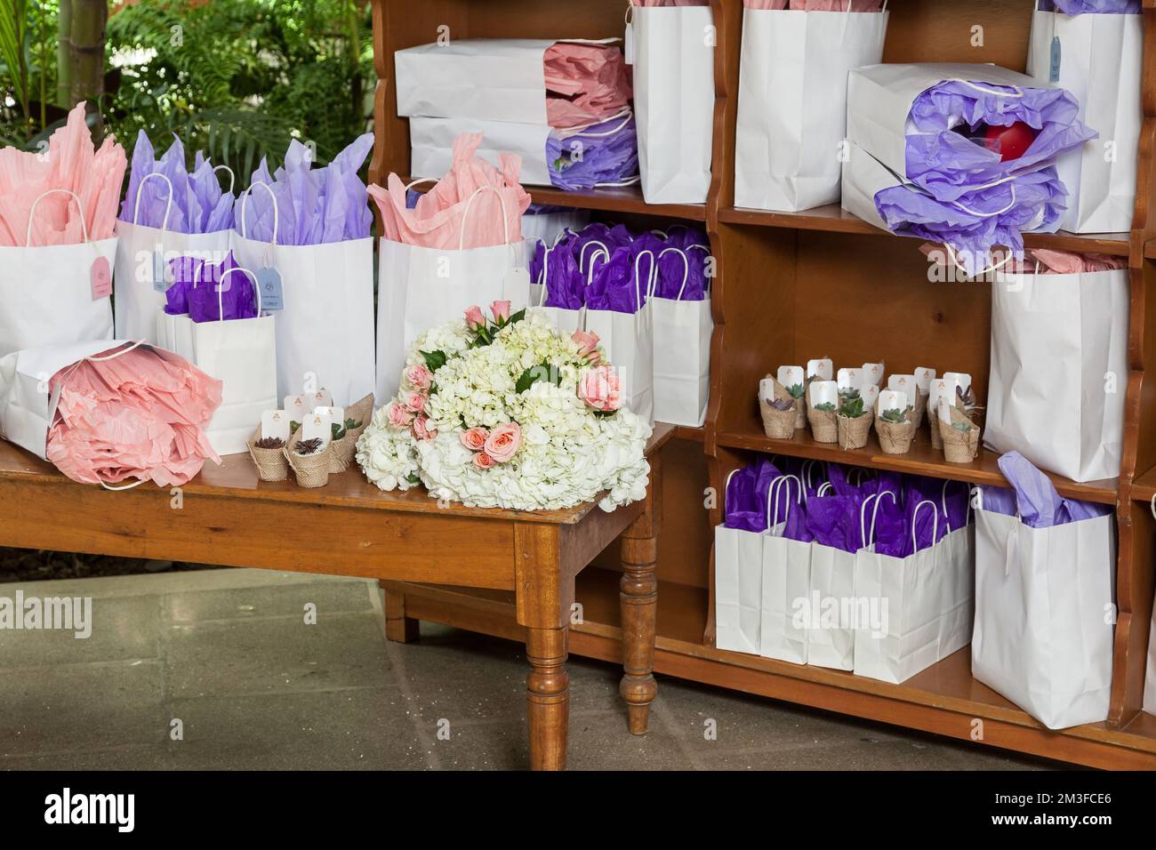 Bridal shower party ideas hi-res stock photography and images - Alamy