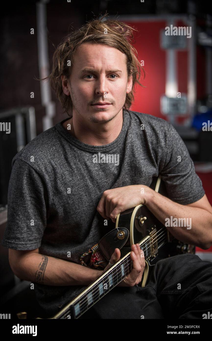 Ben howard backstage hi-res stock photography and images - Alamy