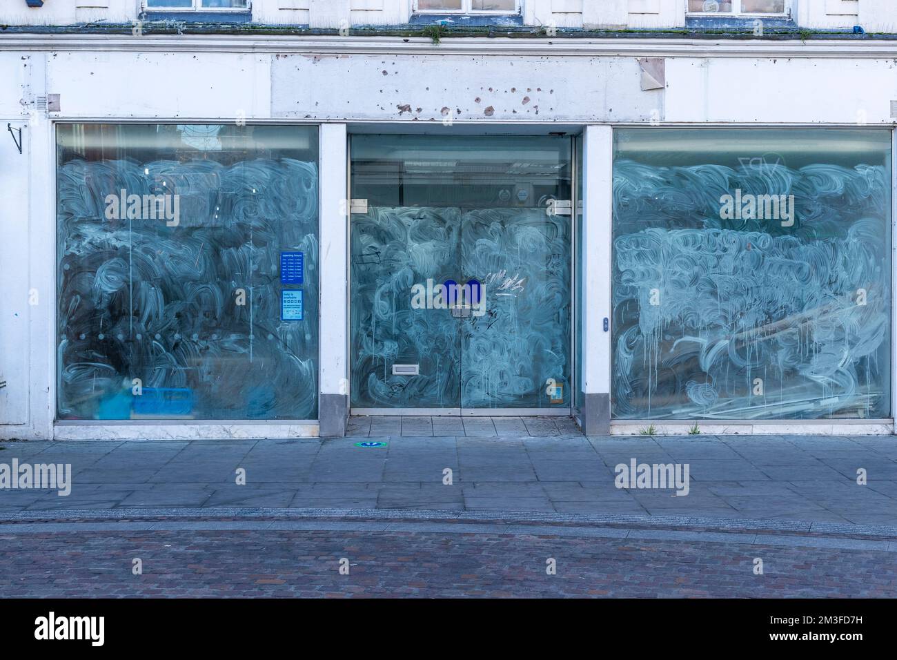Empty retail shop, Britains High Streets, Hereford Stock Photo - Alamy
