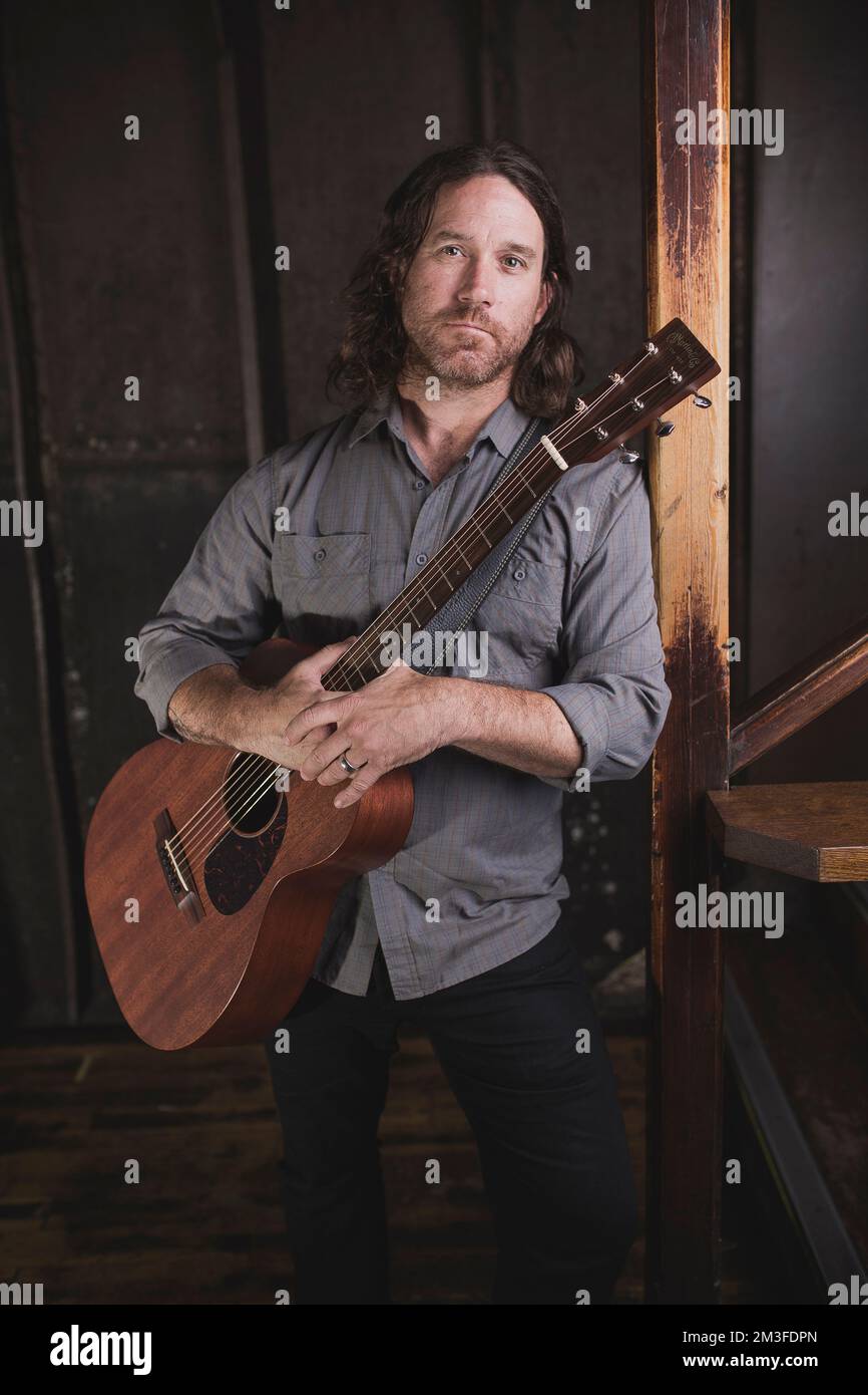 Chuck ragan singer hi-res stock photography and images - Alamy