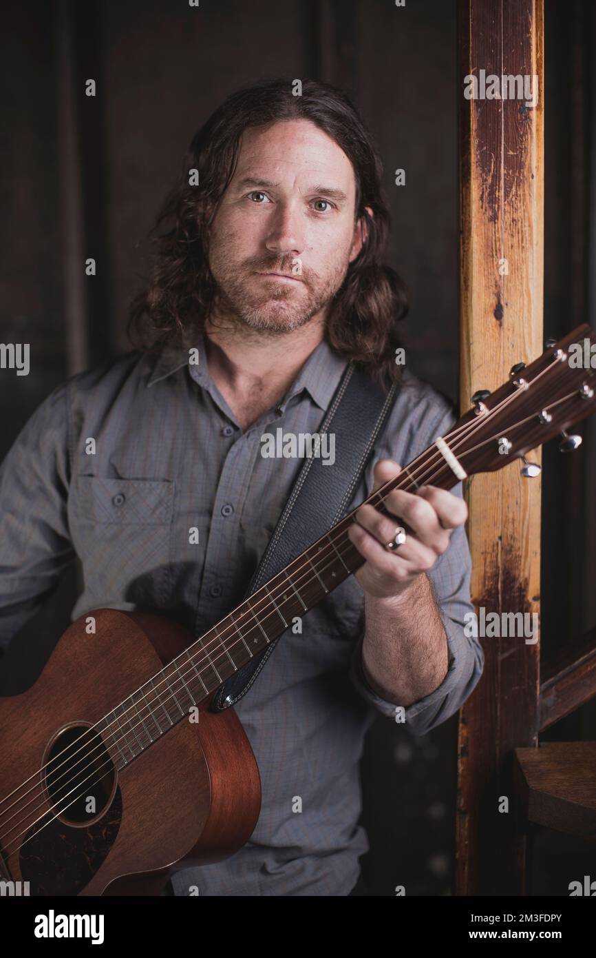 Chuck ragan singer hi-res stock photography and images - Alamy