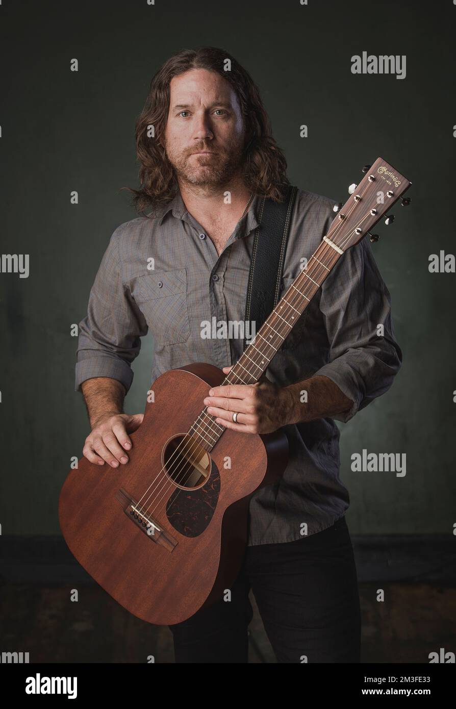 Chuck ragan singer hi-res stock photography and images - Alamy
