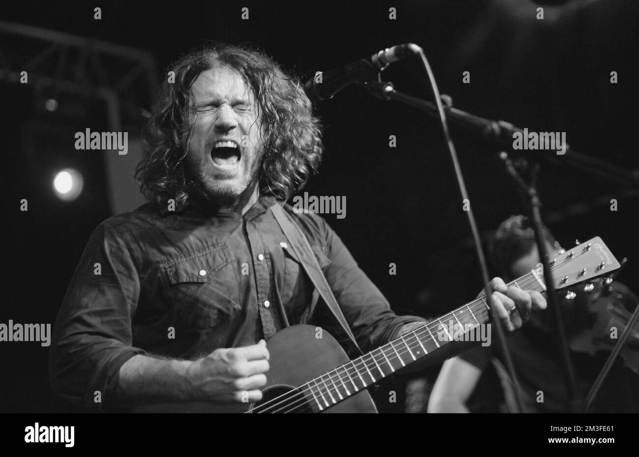 Chuck ragan martin guitar hi-res stock photography and images - Alamy