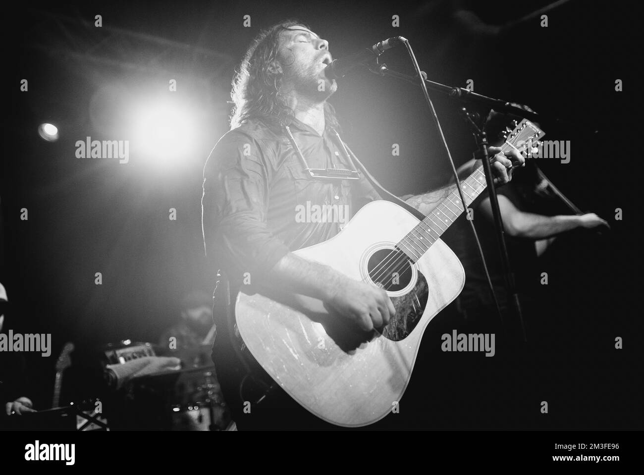 Chuck ragan on stage hi-res stock photography and images - Alamy