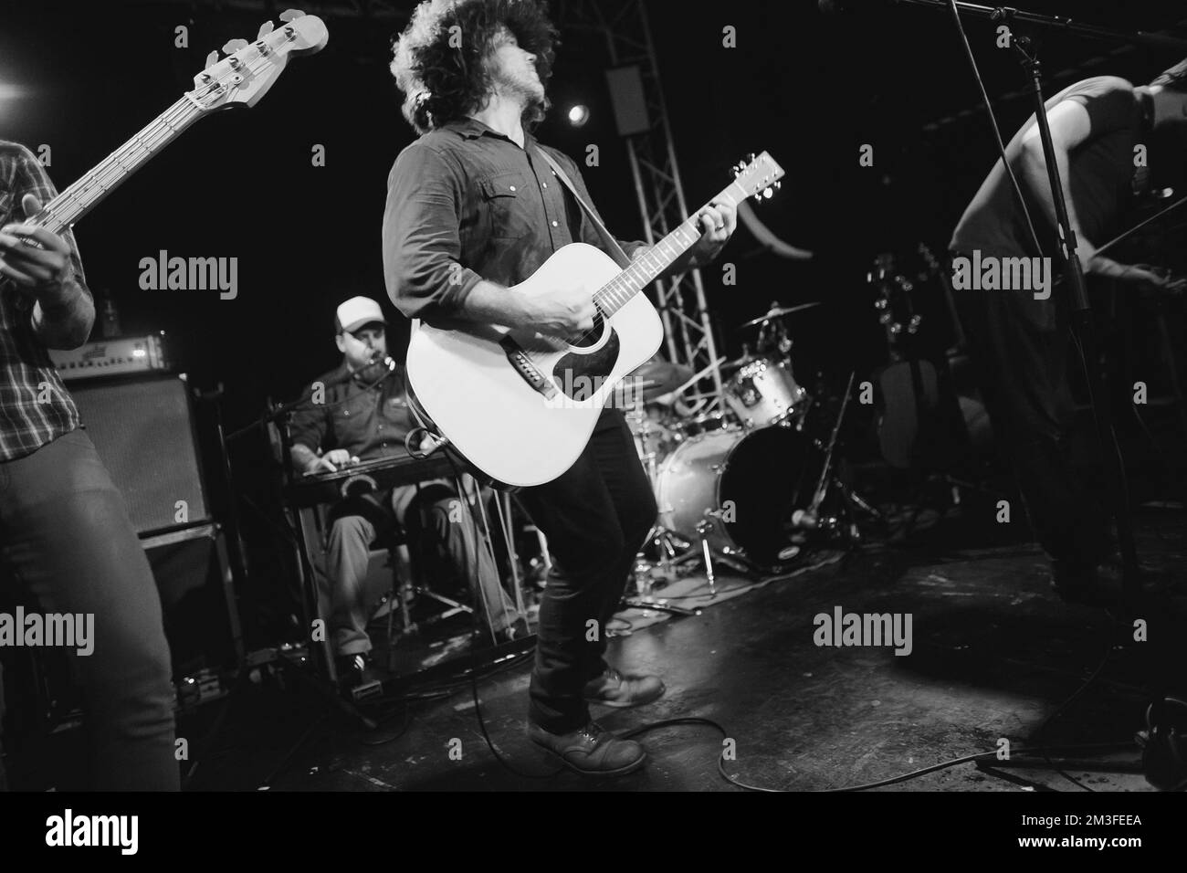 Chuck ragan on stage hi-res stock photography and images - Alamy