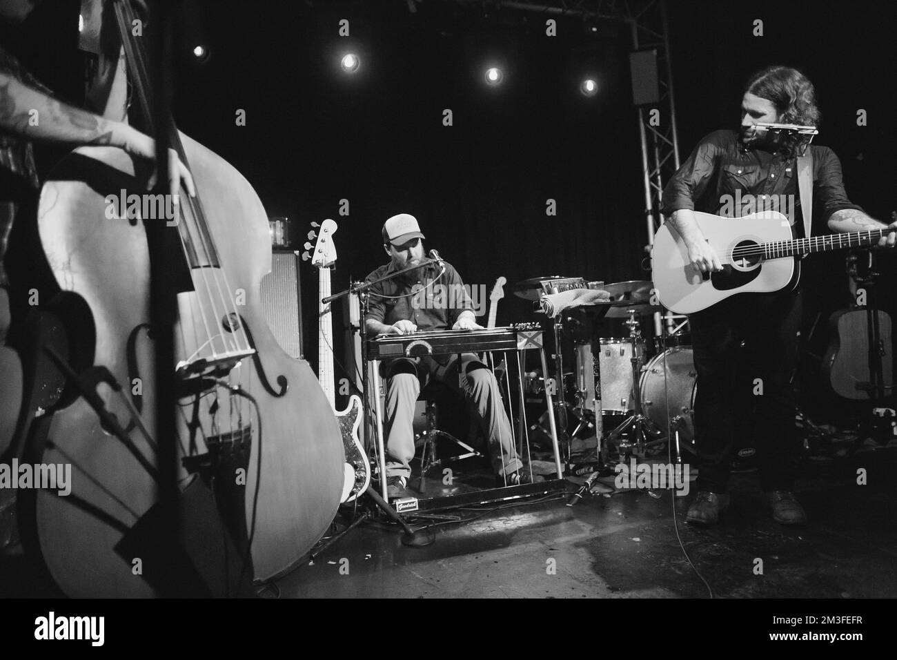 Chuck ragan on stage hi-res stock photography and images - Alamy