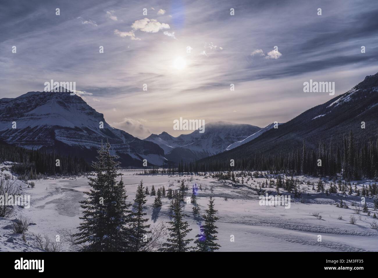 Tangle ridge hi-res stock photography and images - Alamy