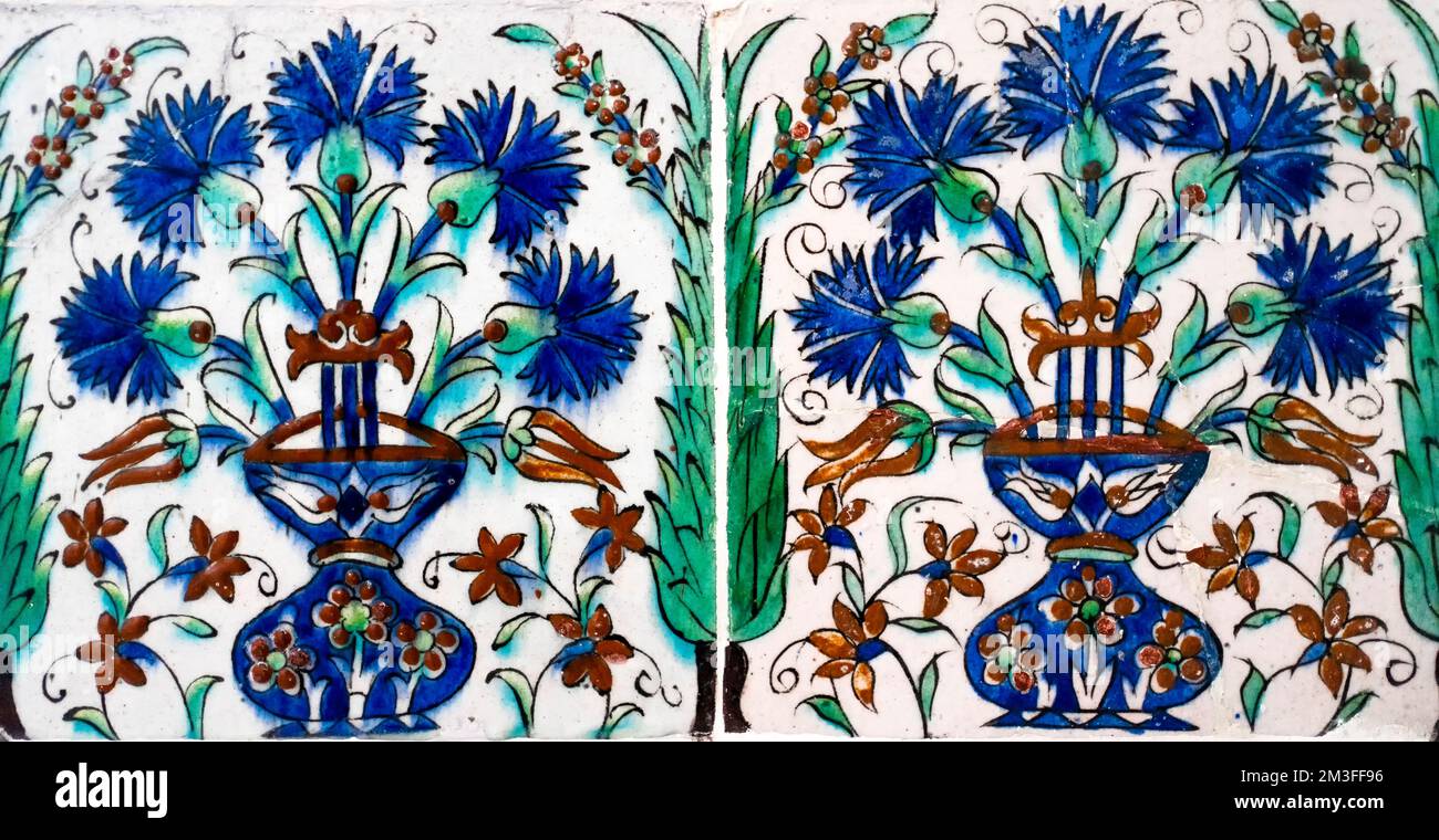 Handmade Ottoman-Turkish tiles of Topkapi Palace from the 16th century ...