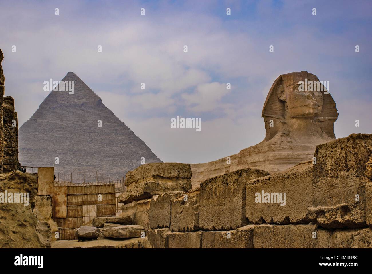A view of the Great Pyramid and Sphinx of Giza in Egypt Stock Photo - Alamy