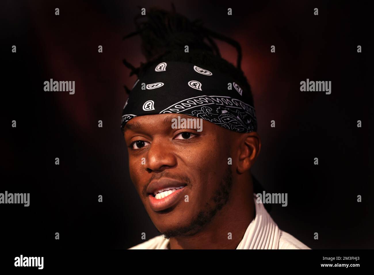 Ksi boxing 2022 hi-res stock photography and images - Alamy