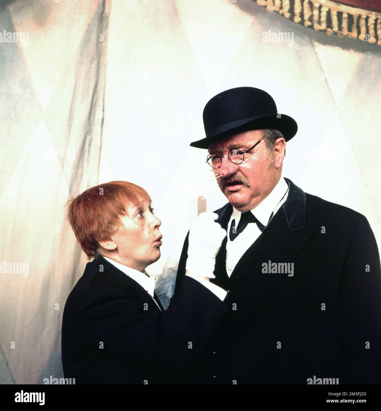 Lach mit Karl Valentin, Fernsehshow mit Monologen, Szenen und Couplets ...