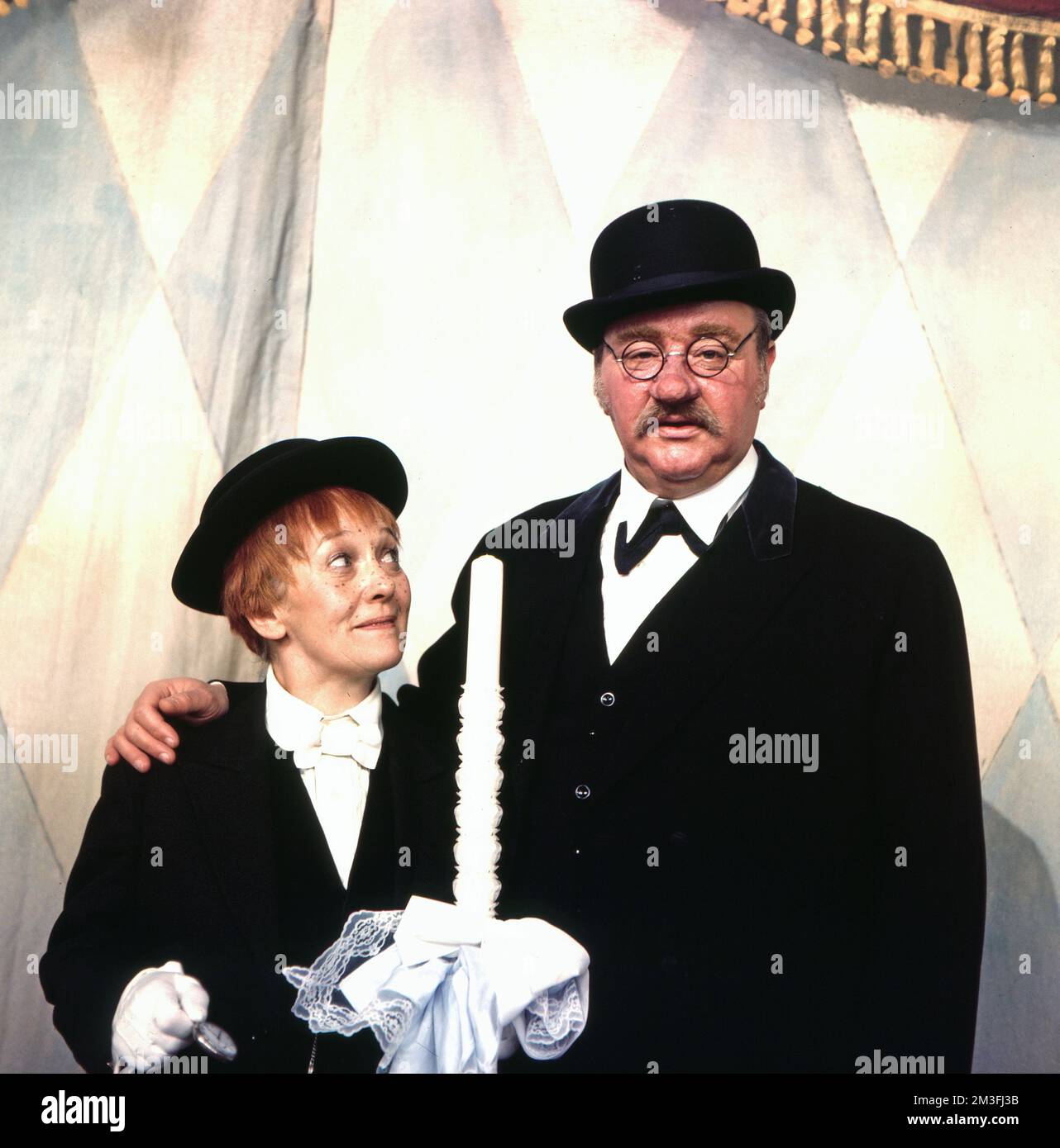 Lach mit Karl Valentin, Fernsehshow mit Monologen, Szenen und Couplets ...