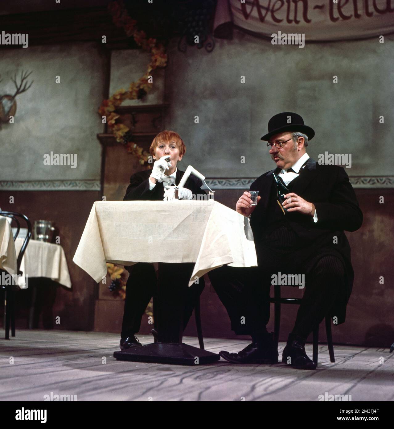 Lach mit Karl Valentin, Fernsehshow mit Monologen, Szenen und Couplets ...