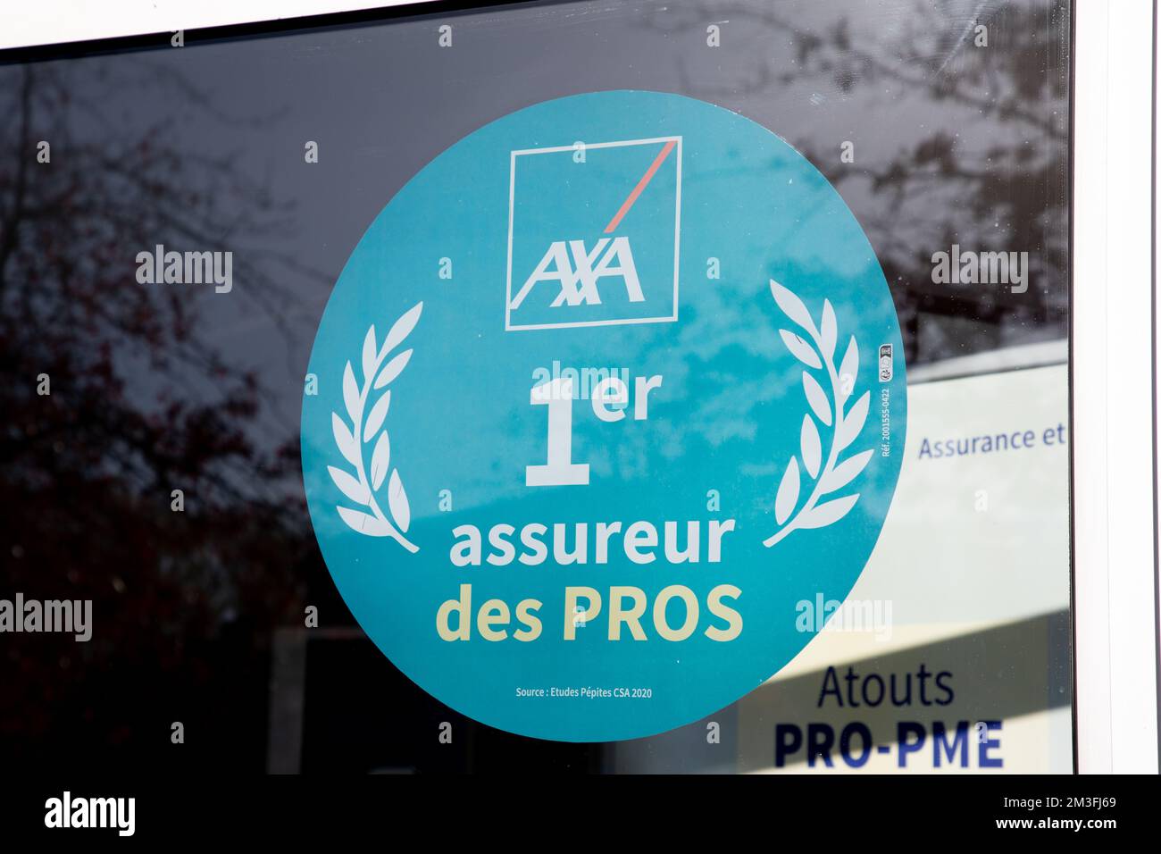 Bordeaux , Aquitaine France - 11 12 2022 : axa assureur pros logo blue ...