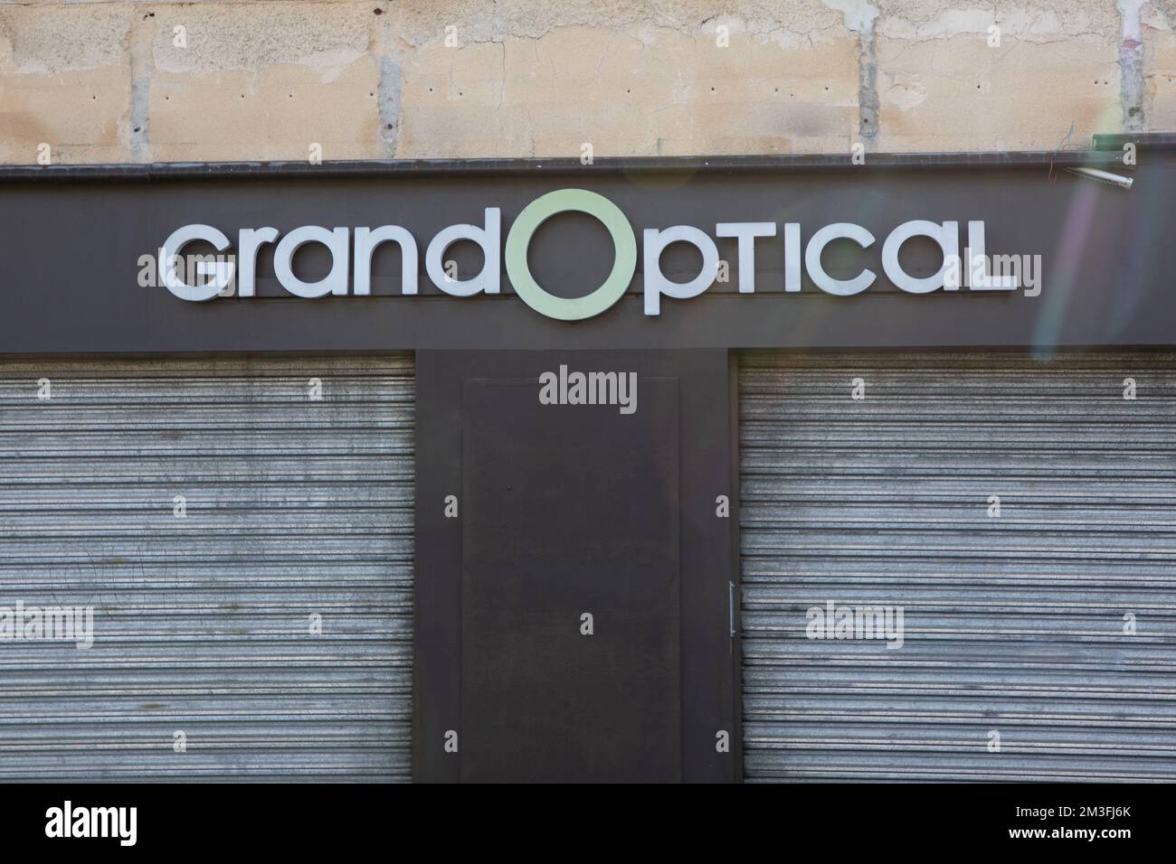Bordeaux , Aquitaine France - 11 12 2022 : grand Optical logo brand ...