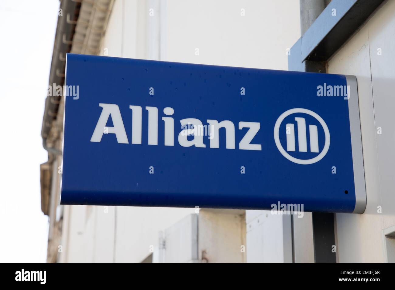 Allianz bank logo hi-res stock photography and images - Alamy