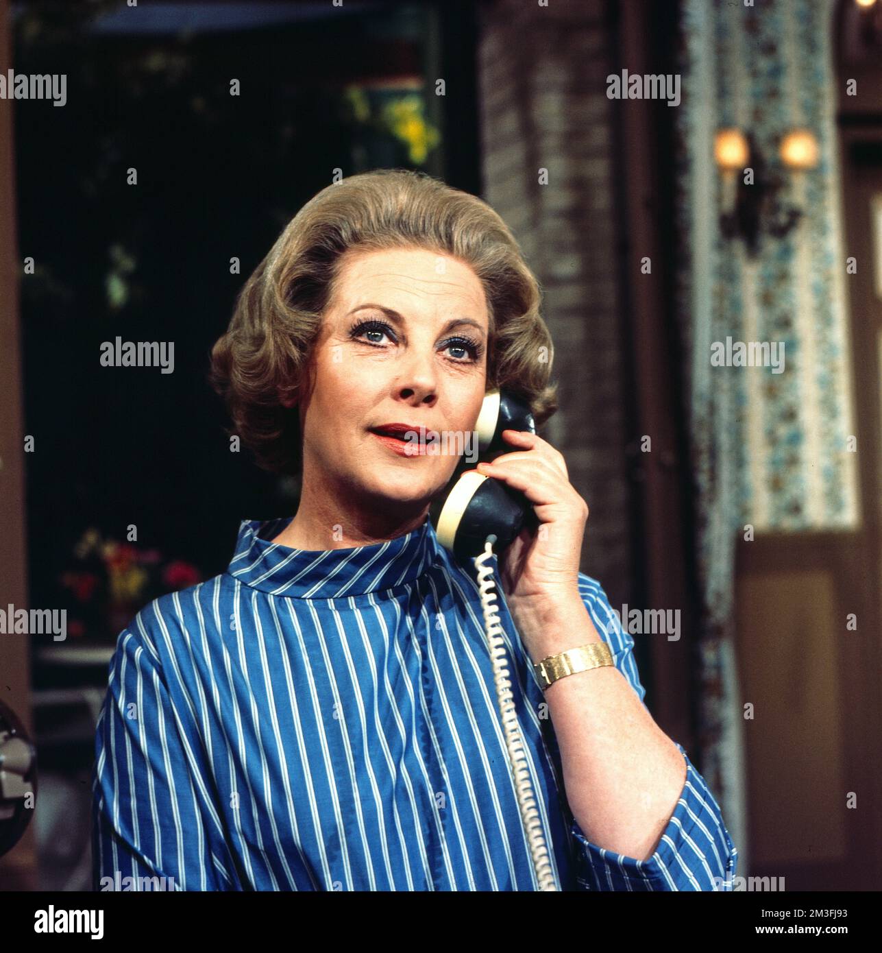 Die liebe Familie, Lustspiel in fünf Bilder nach Felicity Douglas aus ...