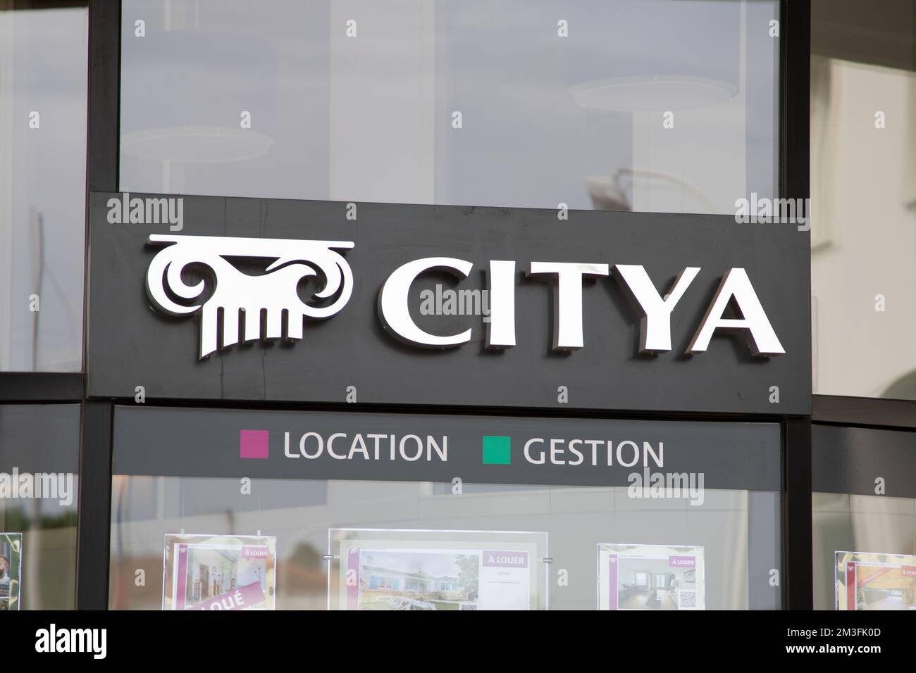 Bordeaux , Aquitaine France - 11 02 2022 : citya immobilier sign logo ...