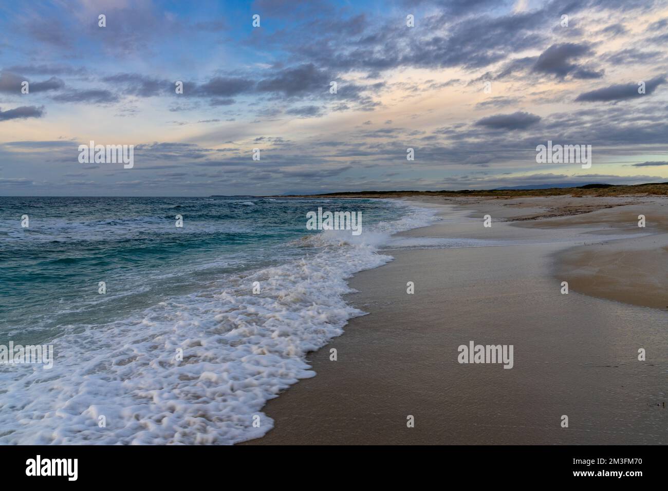 The white beach is arutas hi-res stock photography and images - Alamy