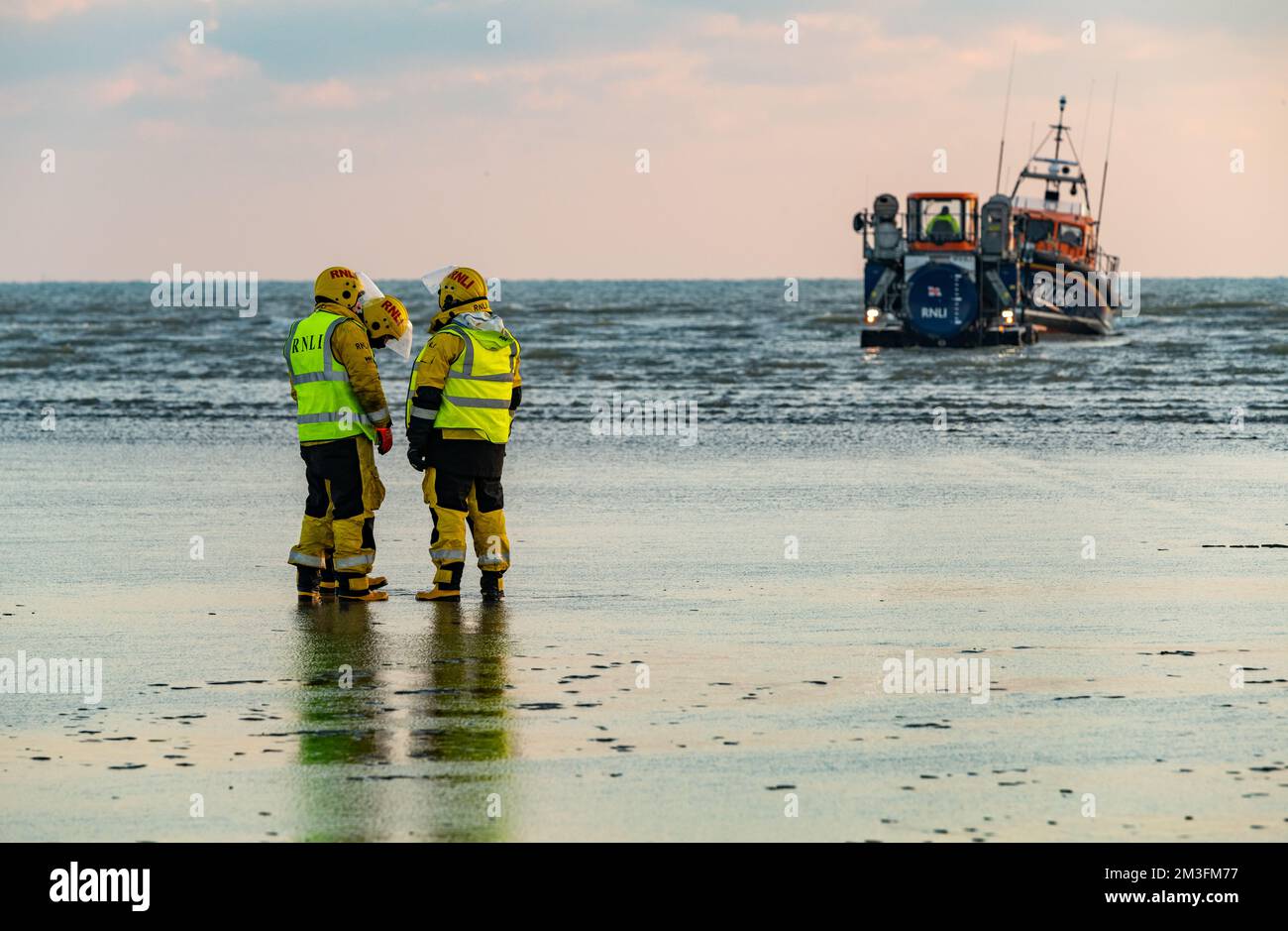 Empty lifeboat returning to shore hi-res stock photography and images ...