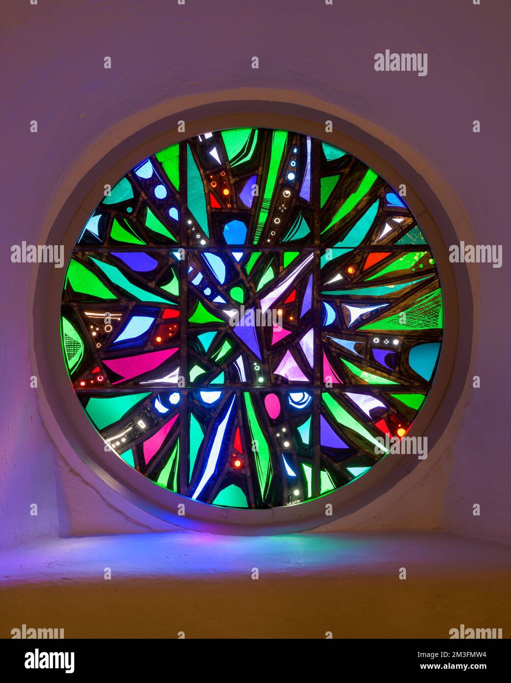 Round stained glass window in rear of the St. Matthew's Episcopal ...