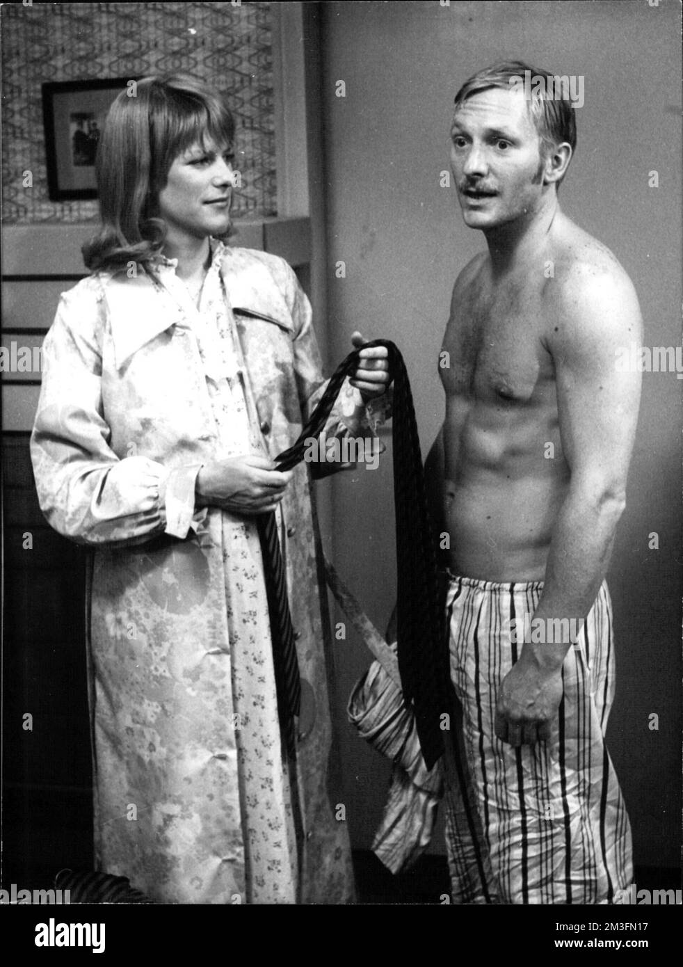 Das Nest - In einem kleinen oberbayrischen Dorf lebt das junge Ehepaar Martha und Kurt (Lisa ...