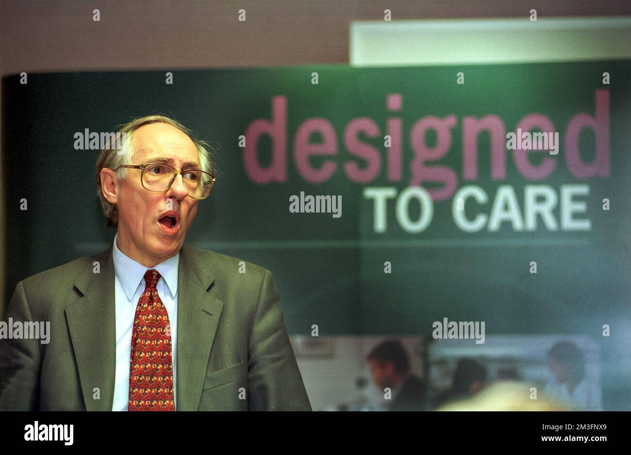 Donald dewar 1997 hi-res stock photography and images - Alamy