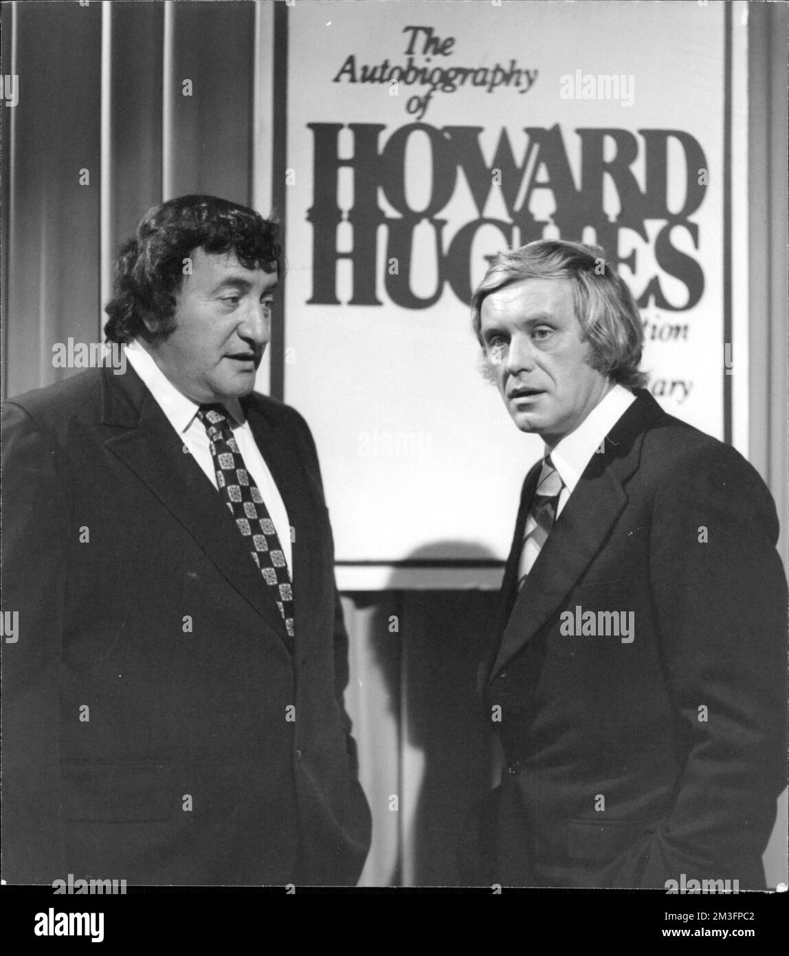 Der Scheck heiligt die Mittel - Horst Frank (r.) als Clifford Irving ...