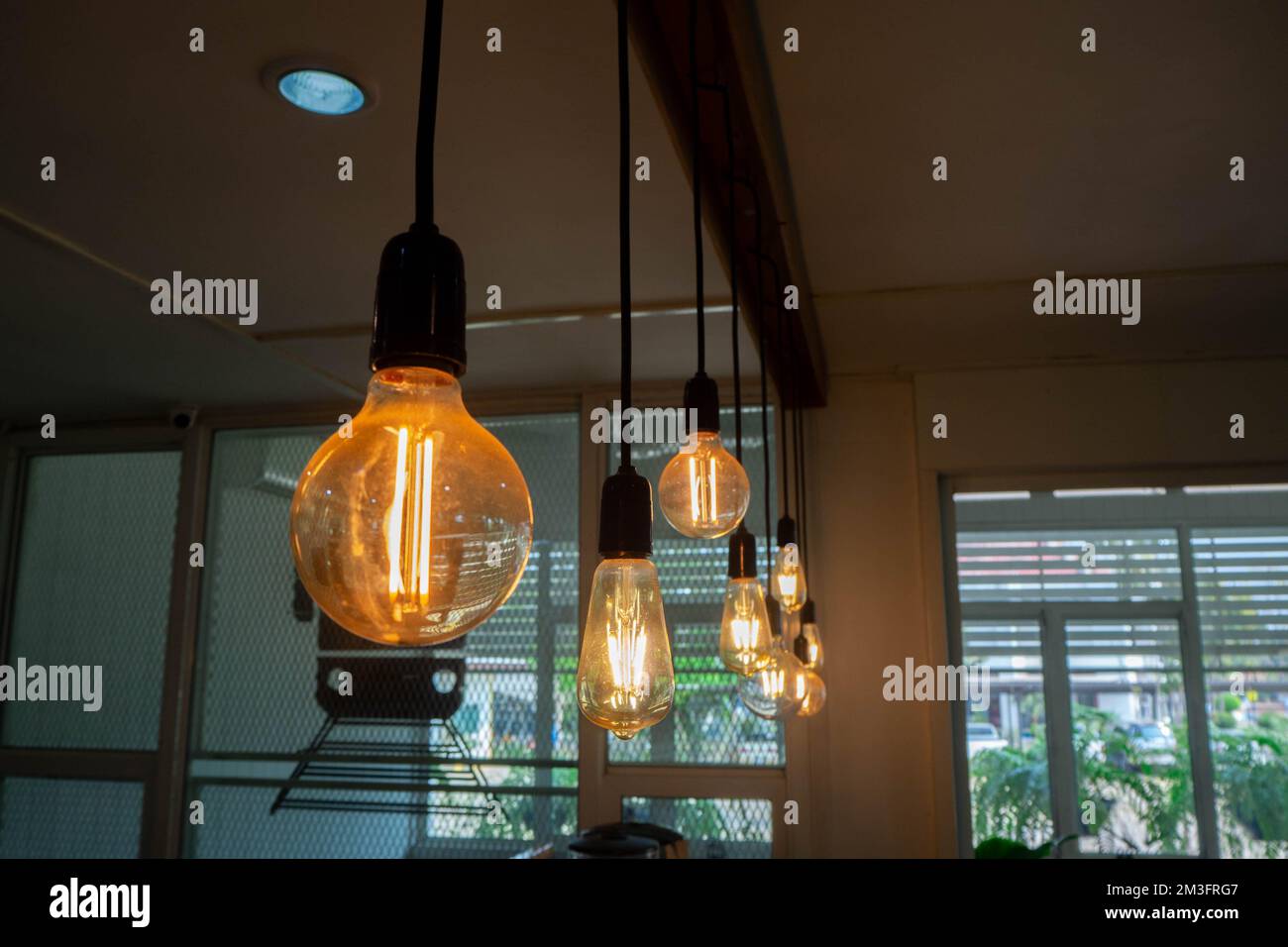 An ancient light bulb that can see electricity and a natural backdrop ...