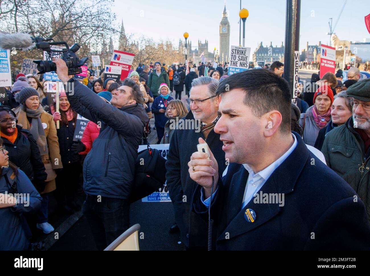 Labour mp on picket line hi-res stock photography and images - Alamy