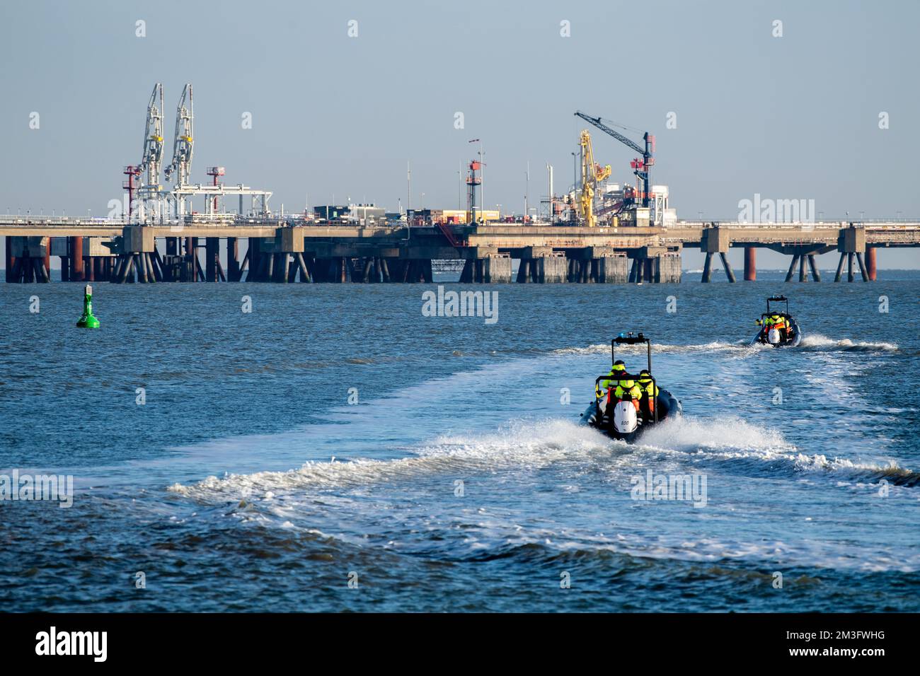 Hooksiel, Germany. 15th Dec, 2022. Police task forces sail out into the ...