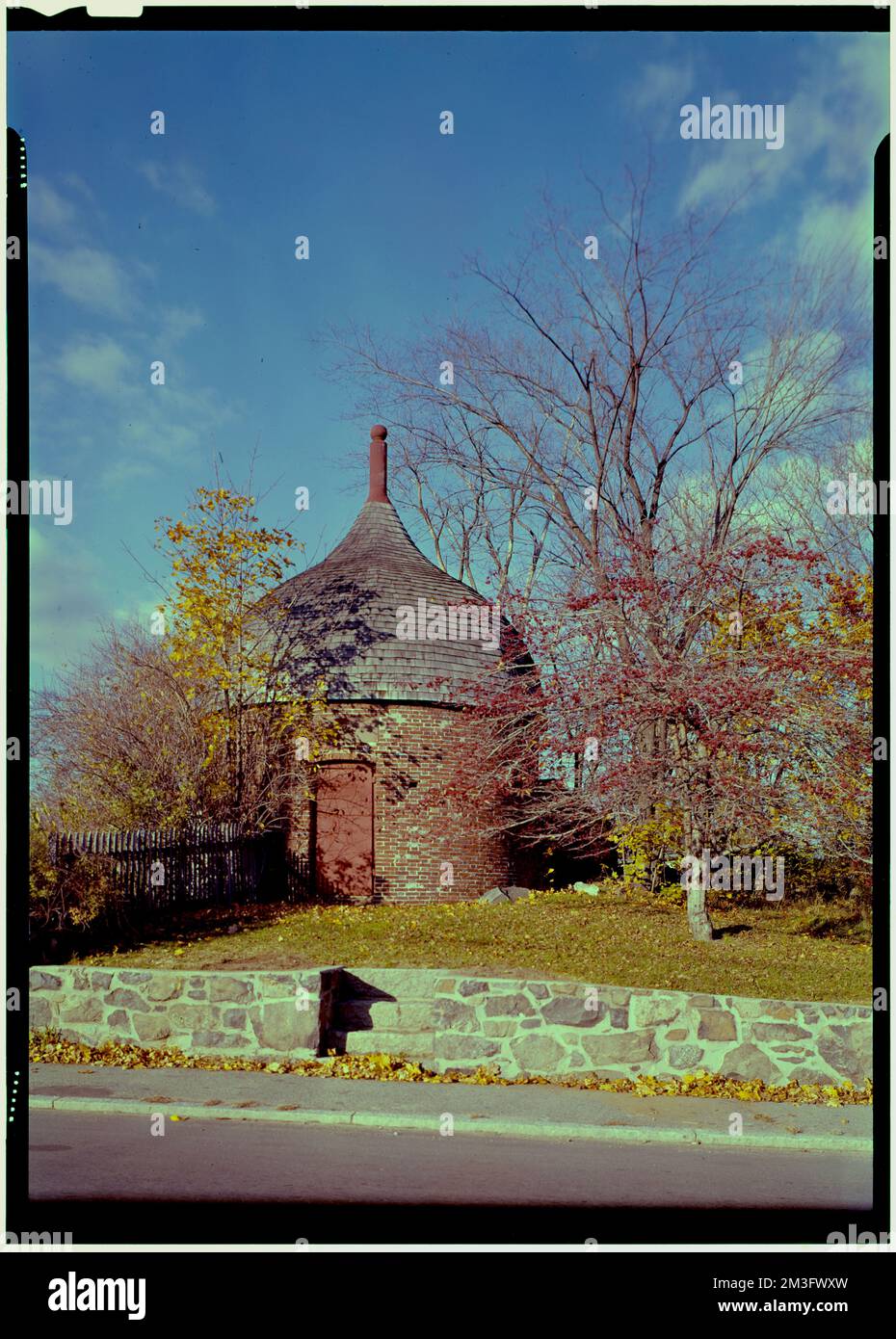Marblehead, Powder House , Architecture, Magazines Military buildings ...
