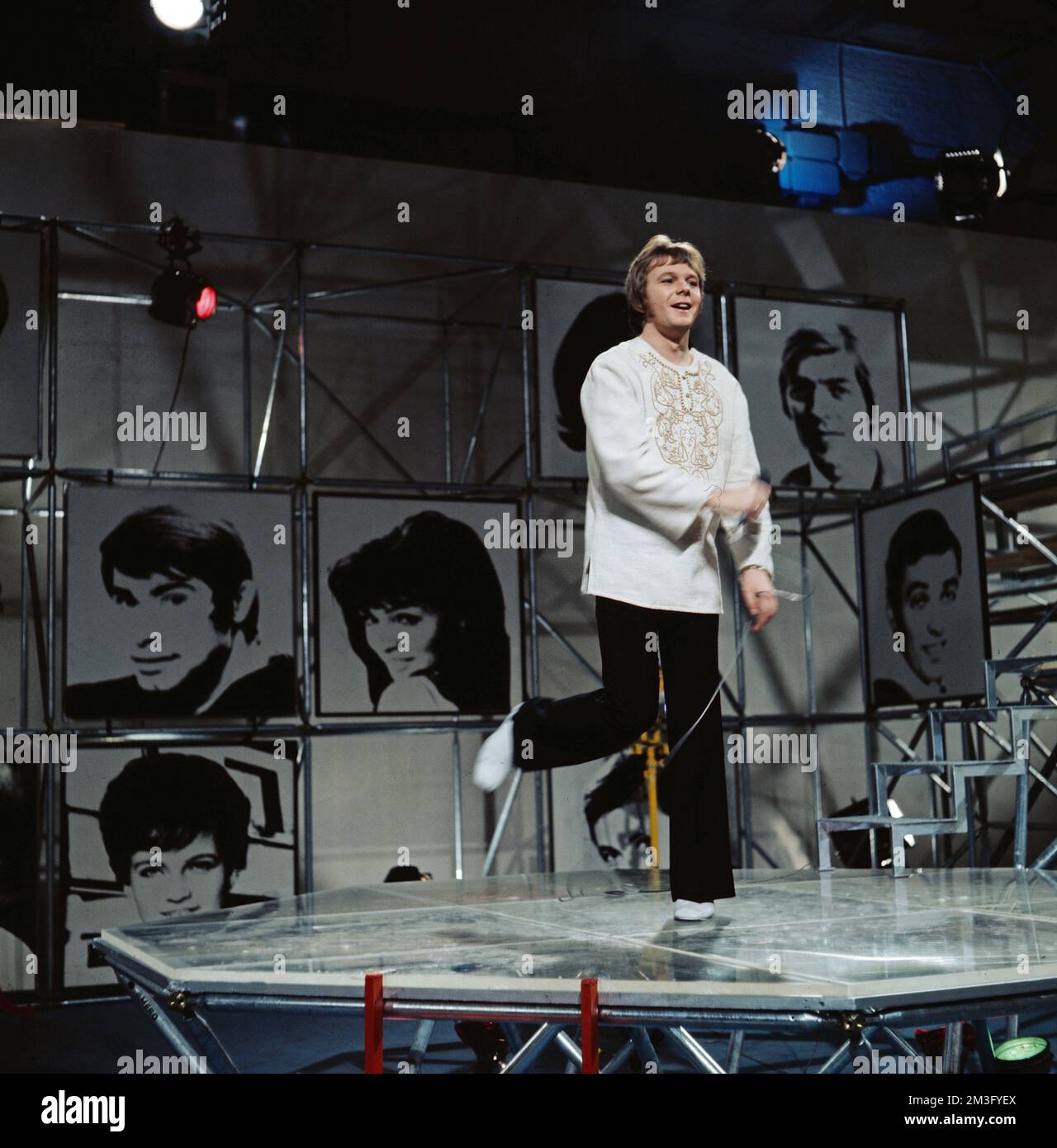 Hitparade, ZDF Musiksendung, Sänger Graham Bonney, 1969. Hitparade, ZDF ...