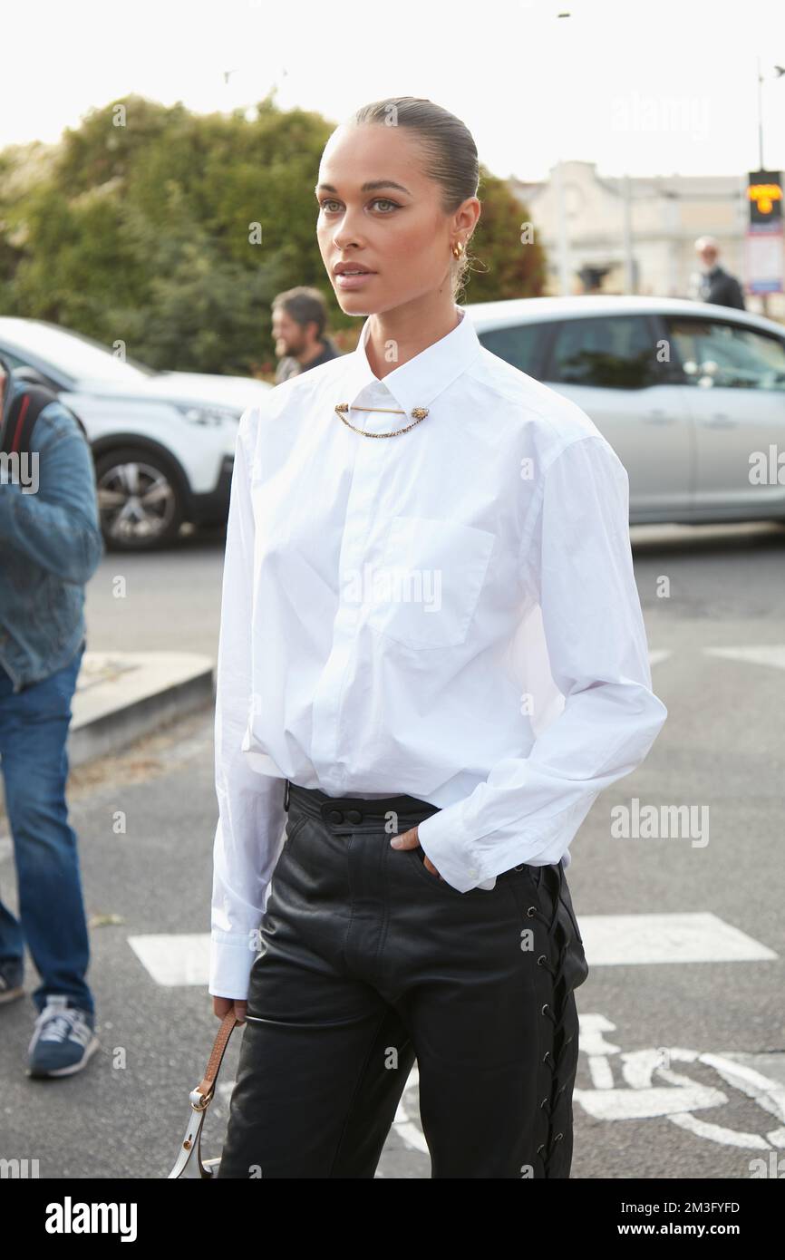 MILAN, ITALY - SEPTEMBER 23, 2022: Sarah Lysander before Tods fashion ...